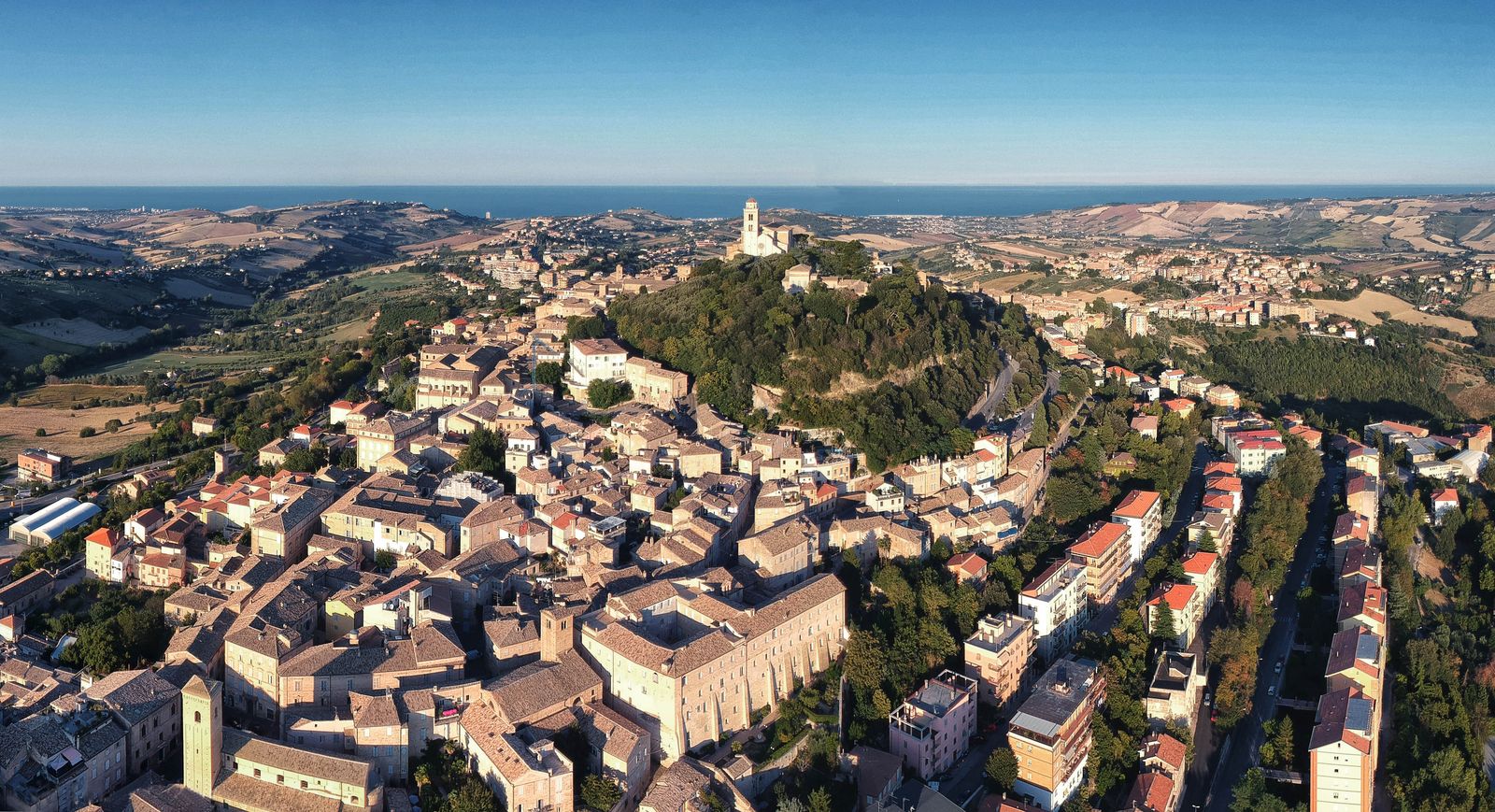 Torna il trekking urbano a Fermo | fm tv